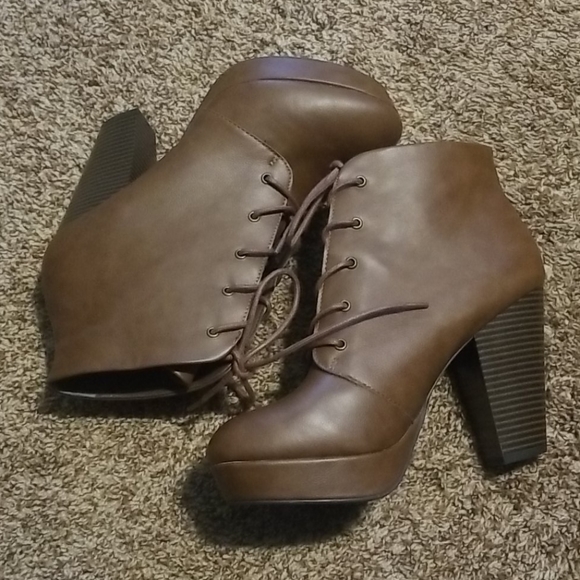 Mossimo Supply Co. | Shoes | Nwot Mossimo Co Lace Up Platform Heels ...